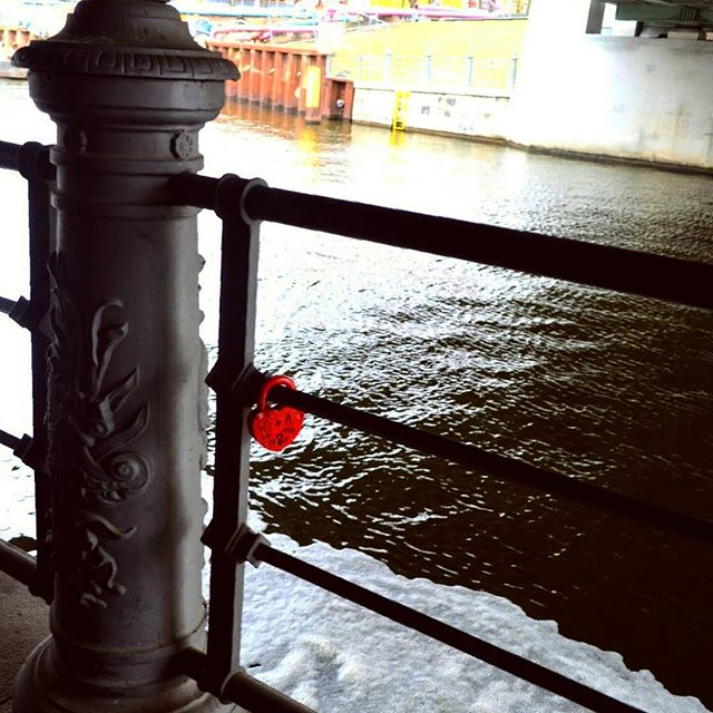 lovelock lovelocks liebesschloss water spree berlin germany deutschland ...